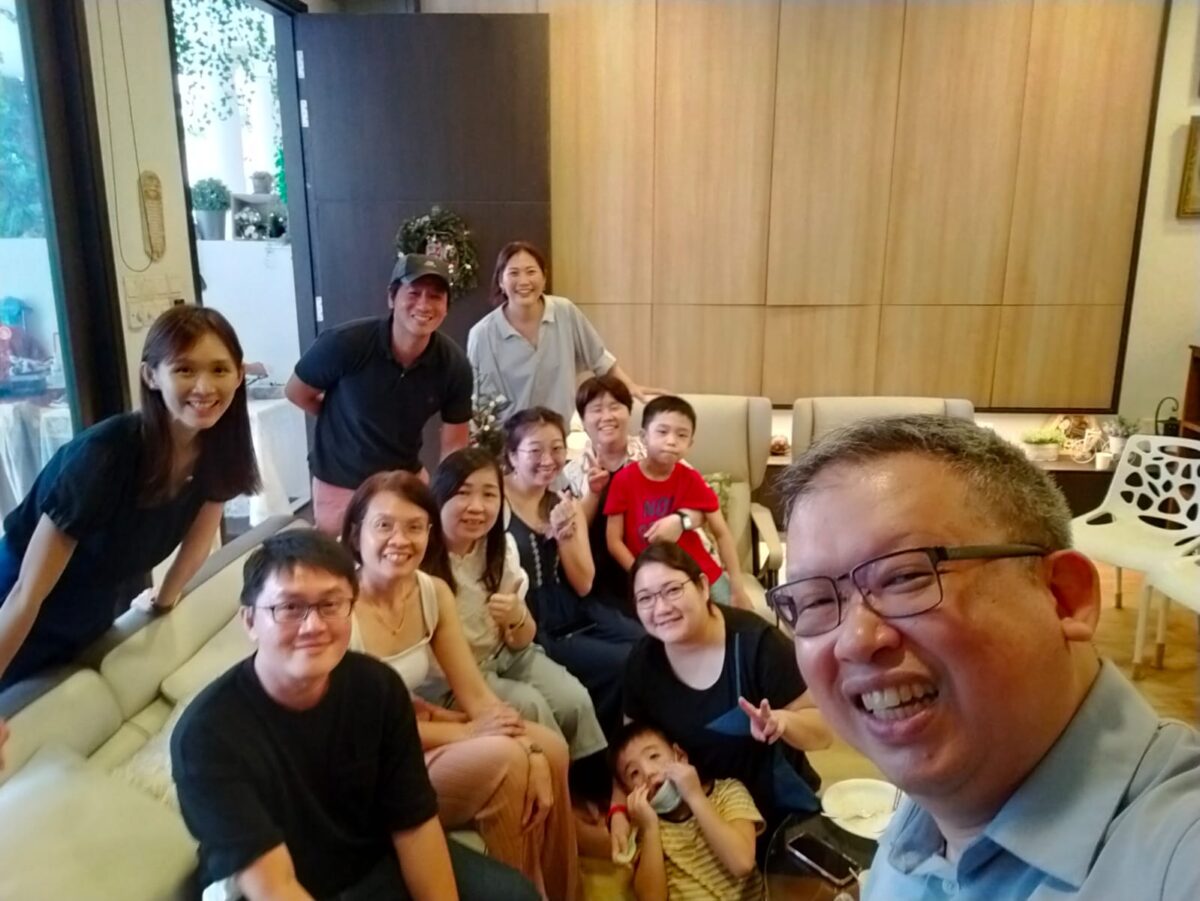 手牵手, 向前走 Moving Forward Together – By Mr Edward Chan – CaringSG